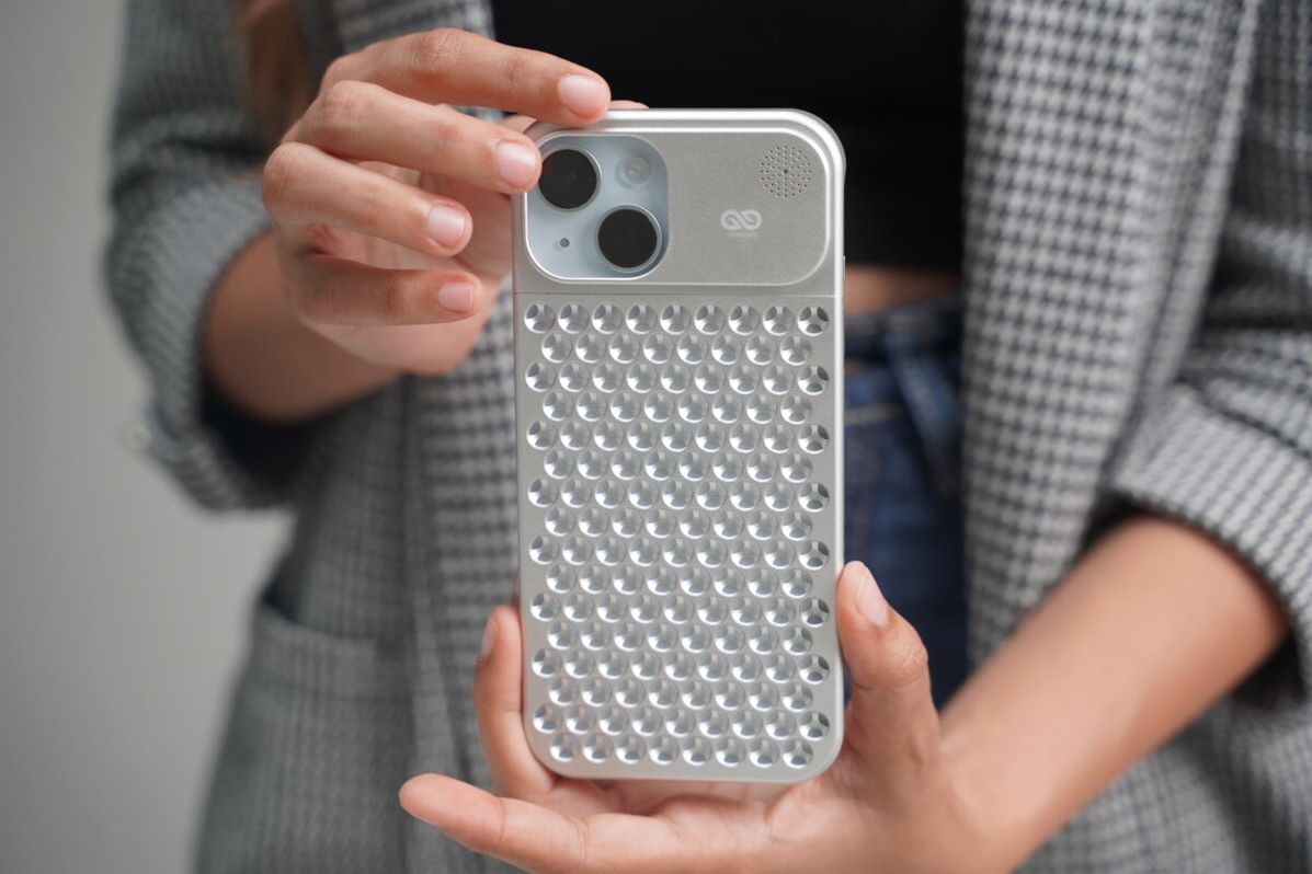 Aero Mesh Metallic Case - Superior Durability, Heat Dissipation
