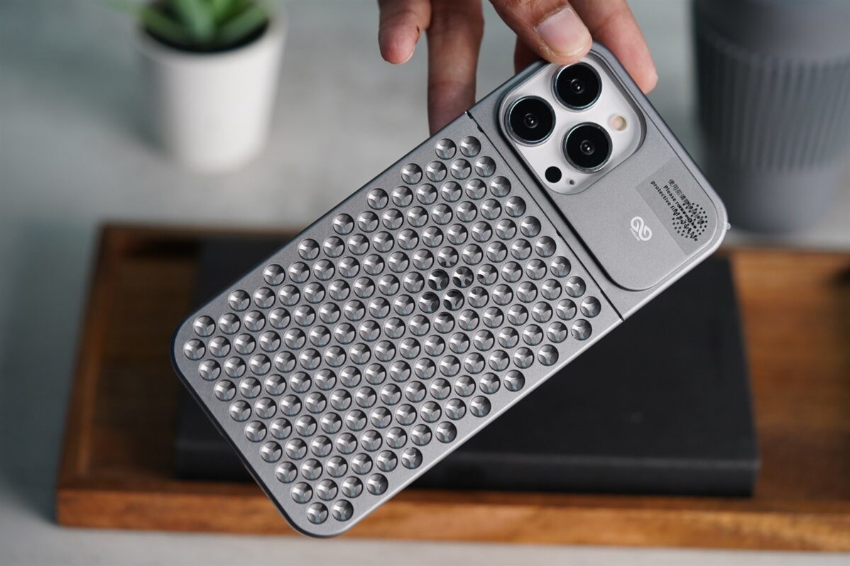 Aero Mesh Metallic Case - Superior Durability, Heat Dissipation