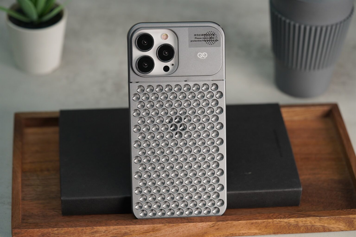 Aero Mesh Metallic Case - Superior Durability, Heat Dissipation