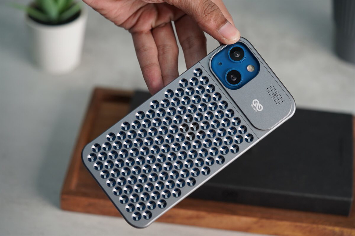 Aero Mesh Metallic Case - Superior Durability, Heat Dissipation