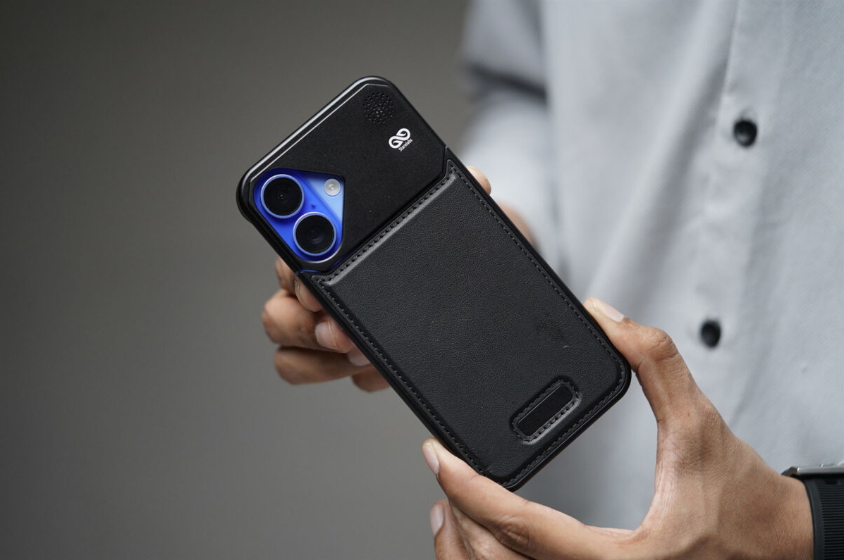 Magsafe Vegan Leather Case With Titanium Frame