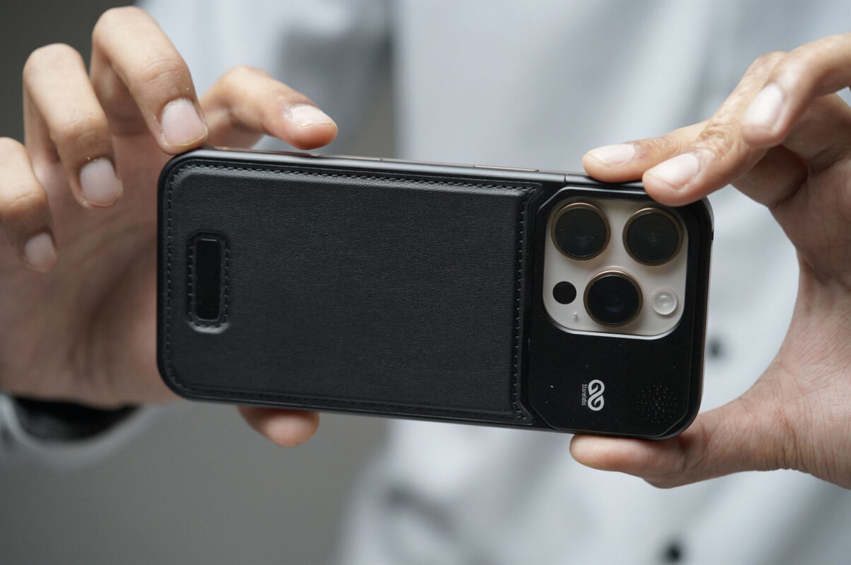 Magsafe Vegan Leather Case With Titanium Frame