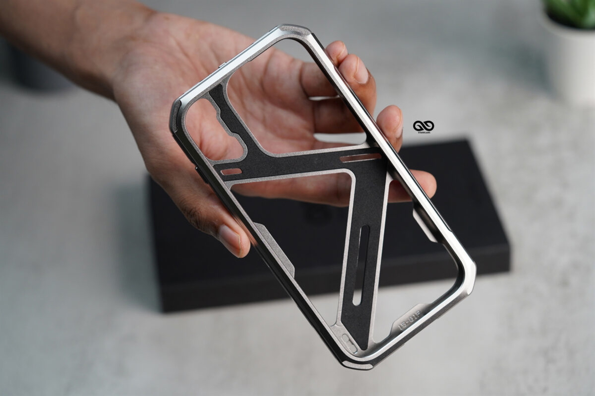 Titanium Shield Pro Bumper for iPhone 15 Pro/15 Pro Max - Aero Mesh Metallic Case