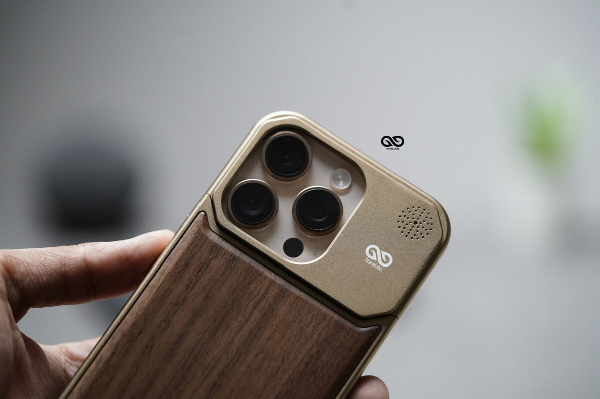 Magsafe Vegan Leather Case With Titanium Frame